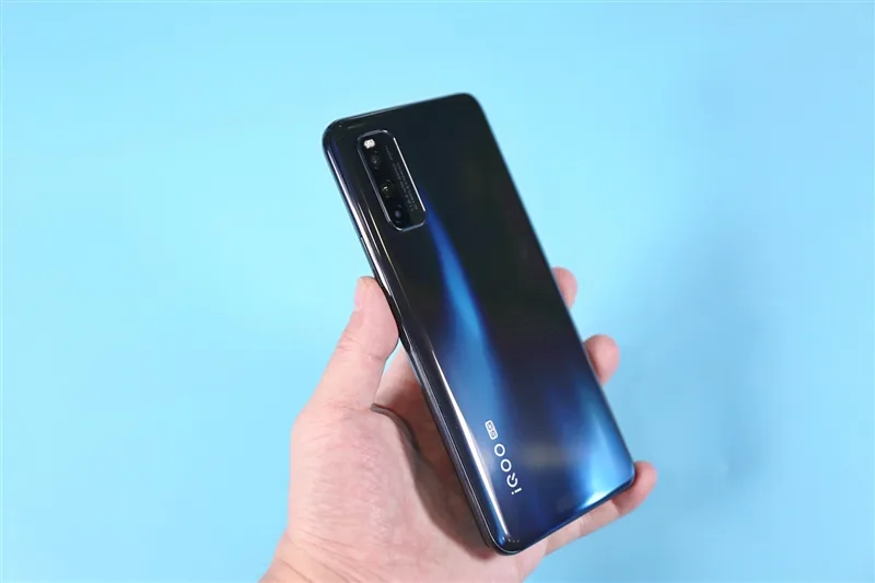 iQOO Z1 5G Phone Review - How Good Is a Dimensity 1000 Plus Phone?