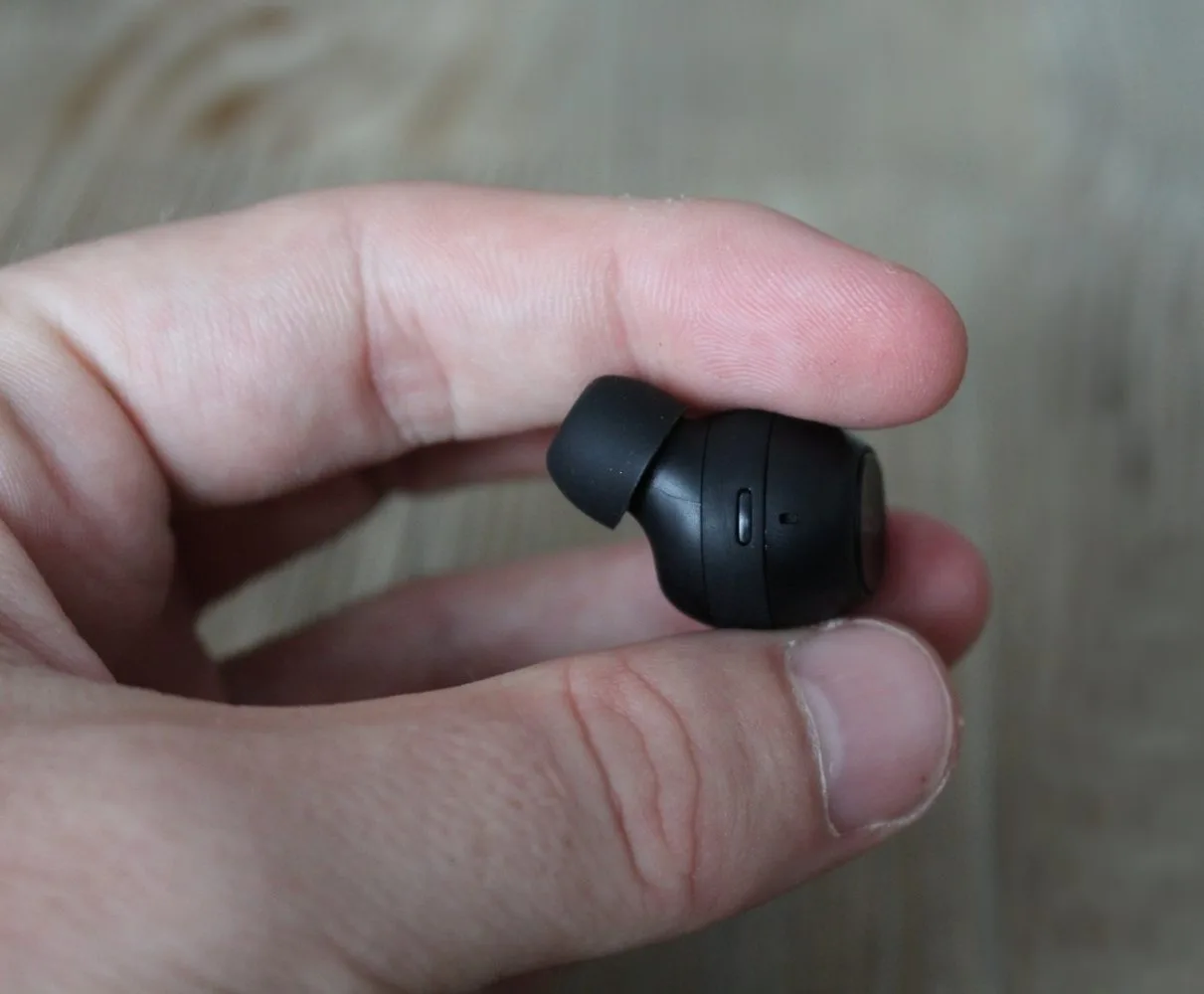 QCY T7 vs T9S TWS Earphones Comparison | Specs | Sound